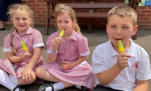 Ayscoughfee Hall School - Ice Lolly Friday!